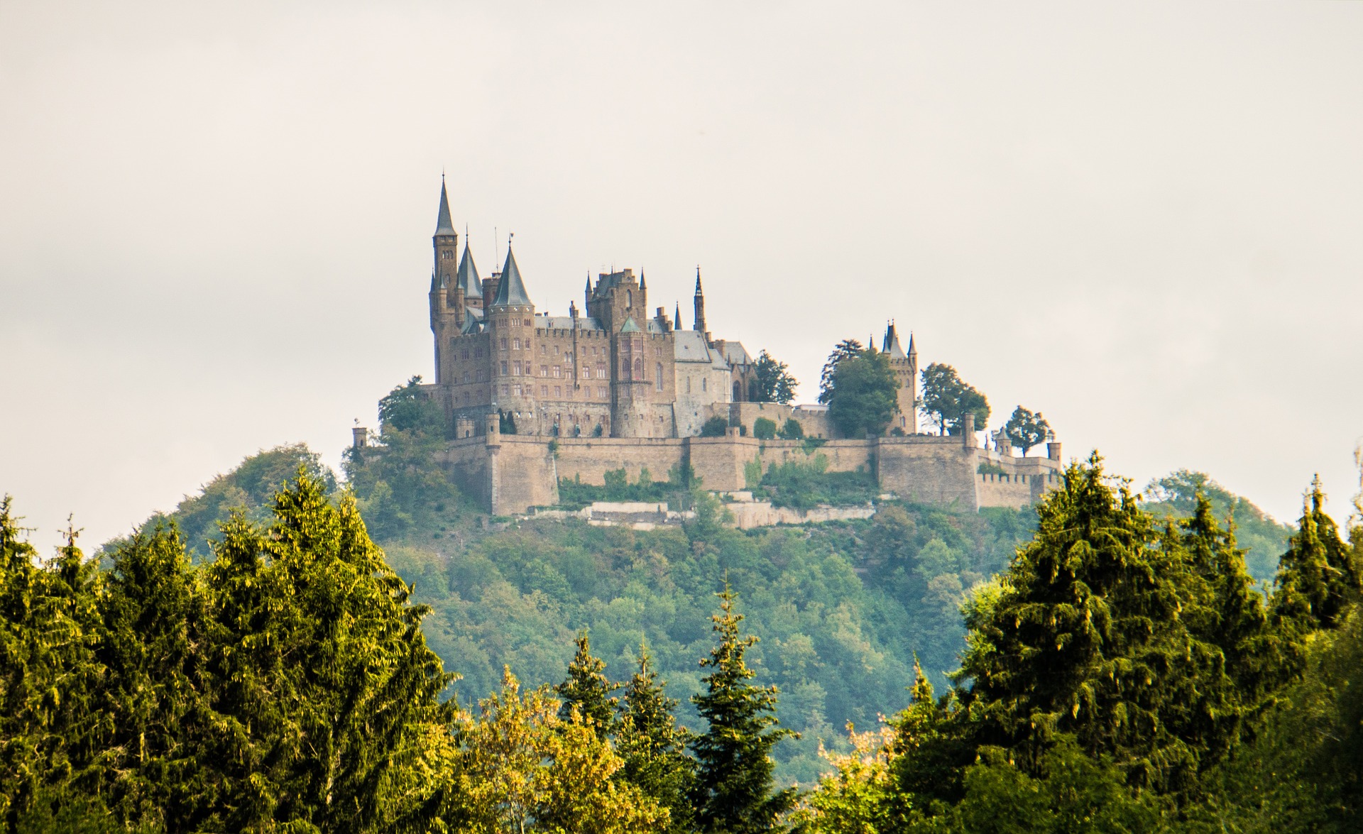 Top 5 Most Haunted Castles In The World - 7 Days Abroad